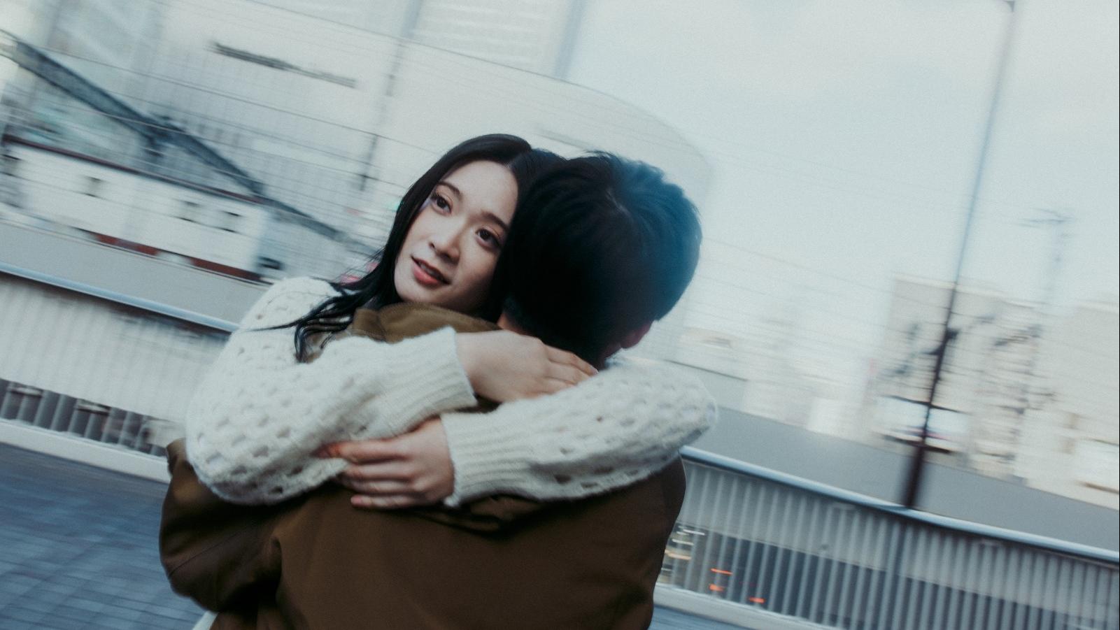 雲浩影分手後首支派台歌《回憶半分鐘》 大阪拍MV感觸：男朋友走了 | am730